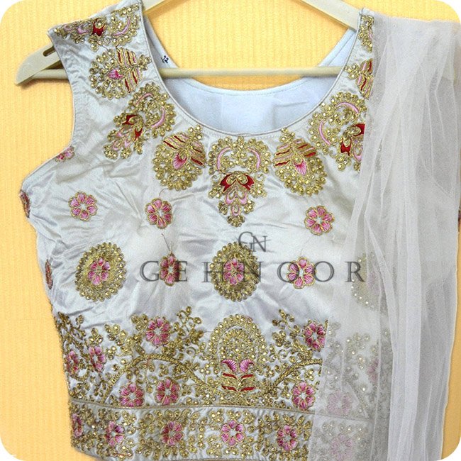 NAITEE WHITE LEHENGA