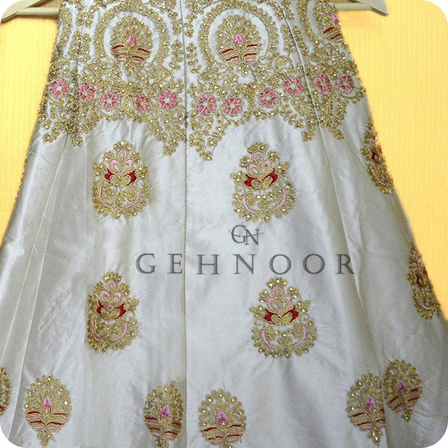 NAITEE WHITE LEHENGA